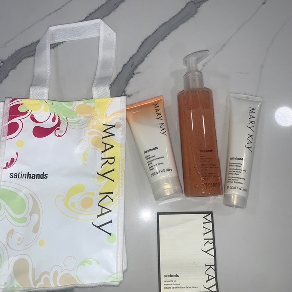 Mary Kay | Skincare | Mary Kay Satin Hands Peach Scent Pampering Set Of ...